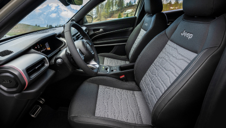 Der neue Jeep® Avenger 4xe | Jeep® AT
